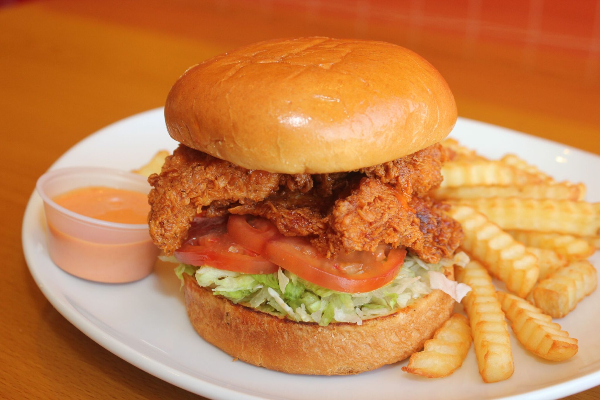 Spicy Chicken Delux Sandwich – Flame’N Roost